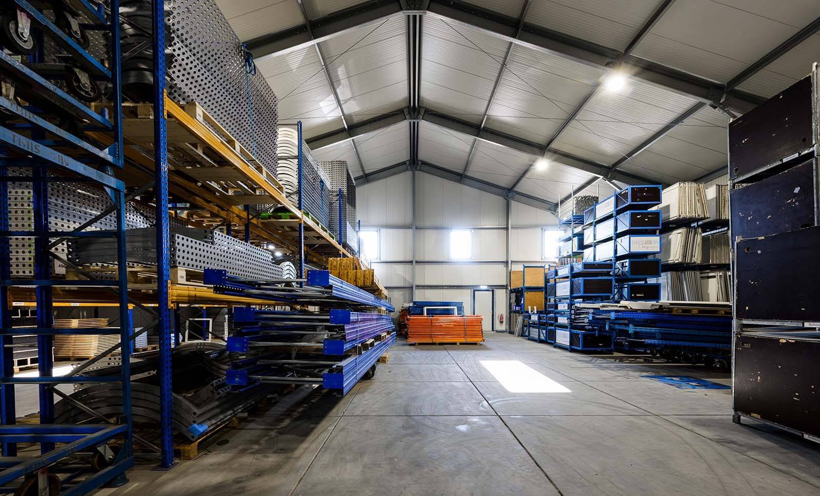 Tijdelijk gebouw voor opslag, productie en kantoorruimte | Donselaar