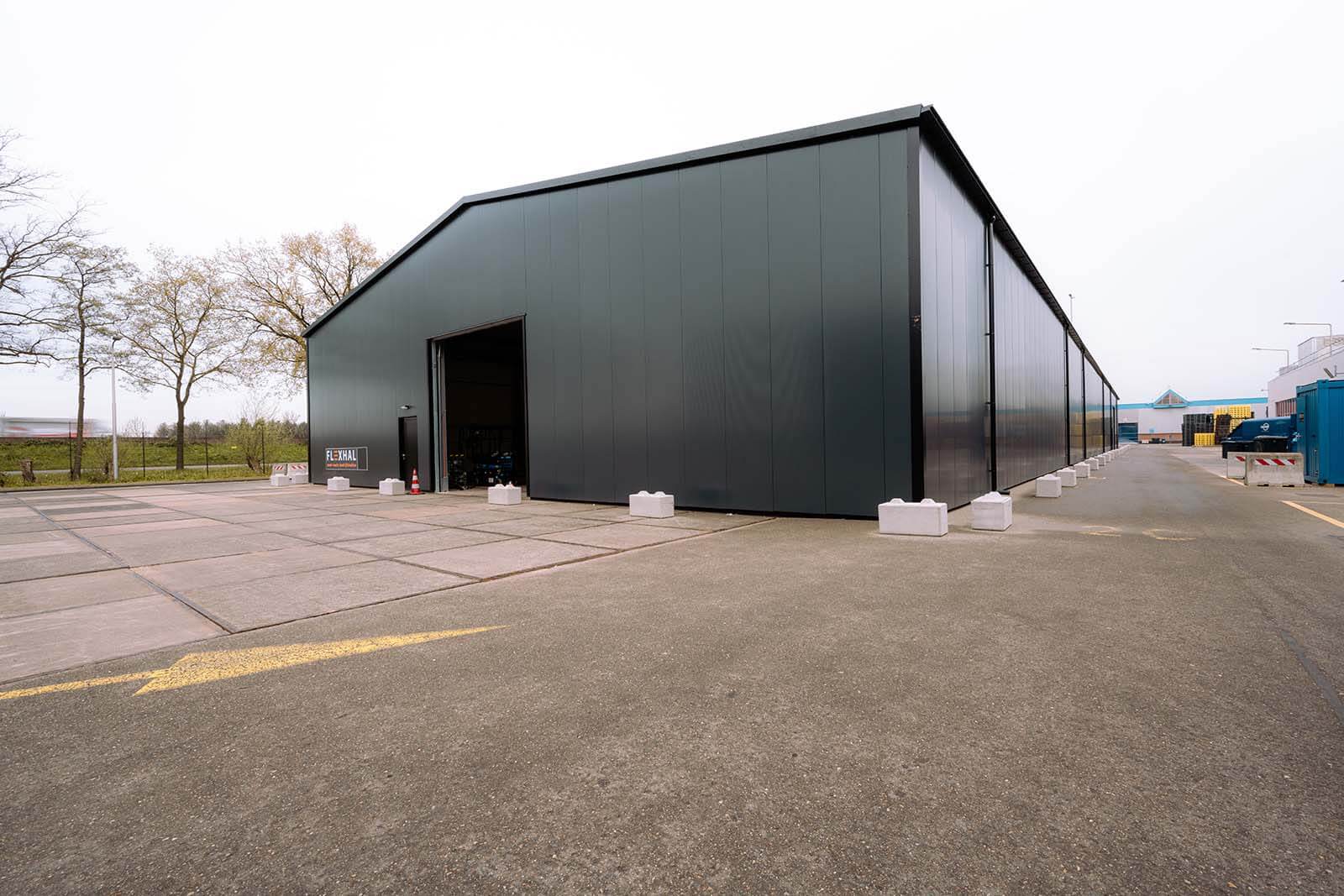 Tijdelijk gebouw voor opslag, productie en kantoorruimte | Donselaar